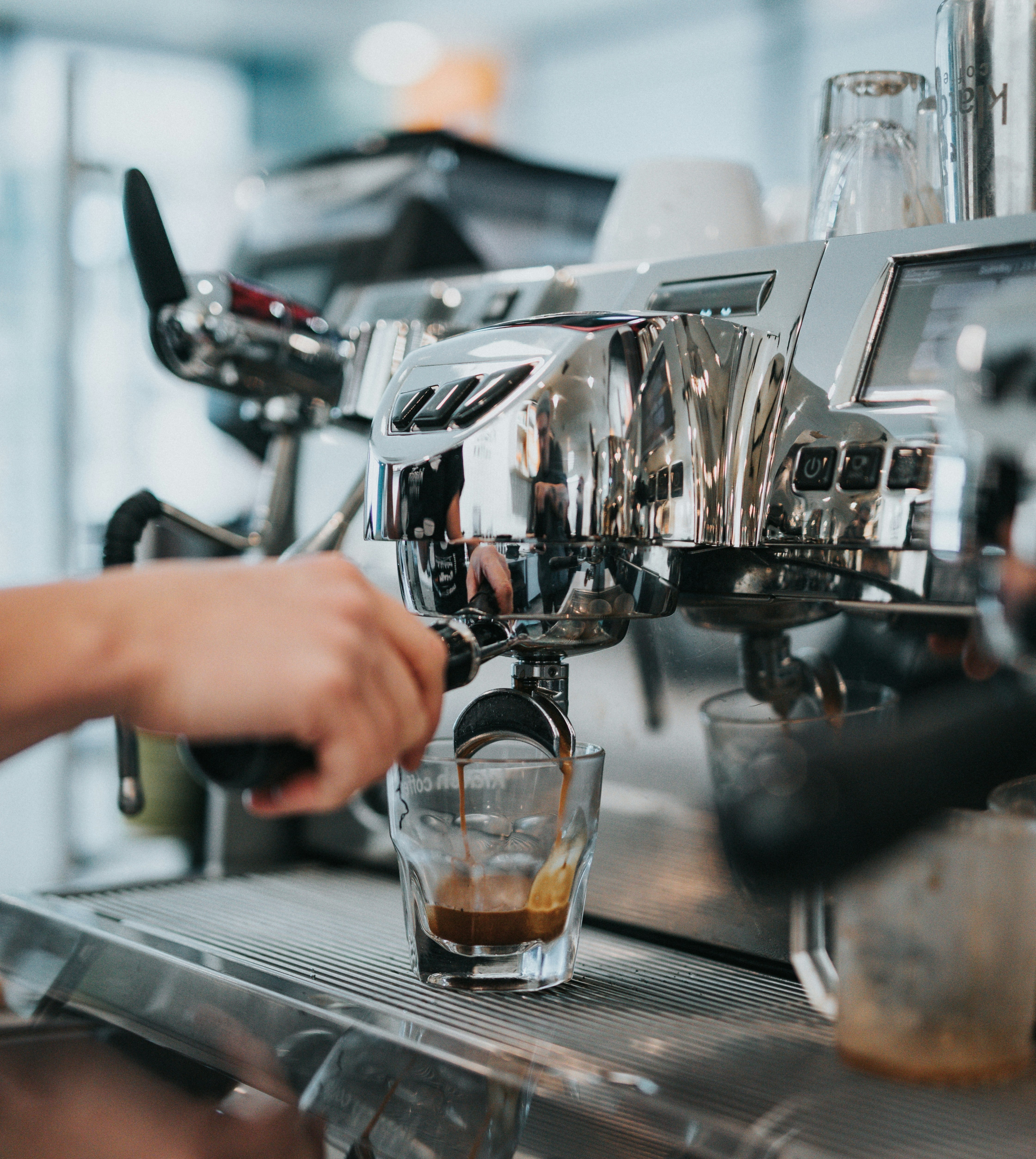How to Choose the Right Commercial Espresso Machine for Your Cafe in 2 ...